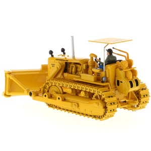 CAT Die Cast D7C Track Type Dozer Vintage 1:50 · Mining Mayhem